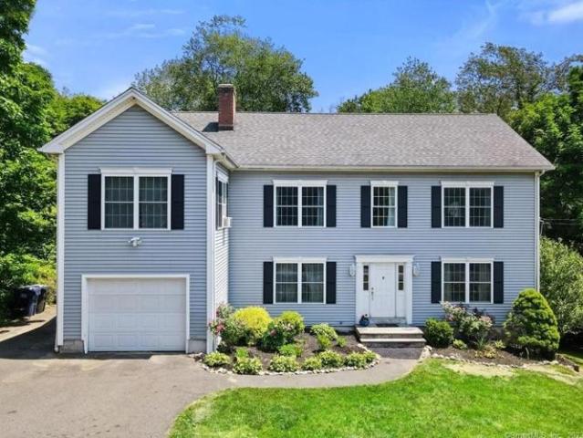 5 Main Dr, Brookfield, CT 06804