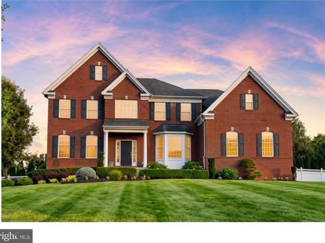 5 Manchester Ct, Columbus, NJ 08022