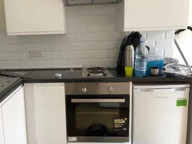 5 Manstone Road, London, NW2 3XH, United Kingdom | Studio apartment for rent #128882188 | Rentberry