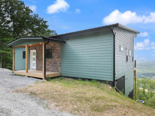 5 Mason Way