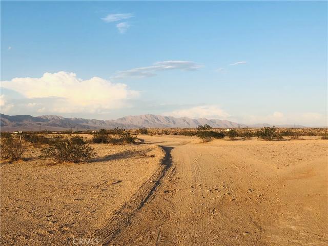 5 Marilane Ave, Twentynine Palms, CA 92277 | MLS #JT26030 | Compass
