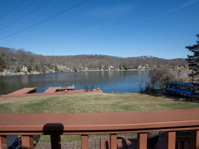 5 Marine Ter, Byram Township, NJ 07871