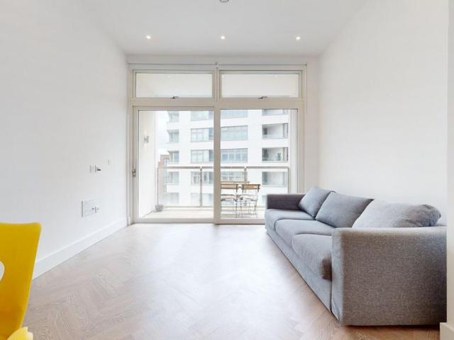 5 Market Road, London, Greater. 2 bed apartment to rent £3,950 pcm £912 pw