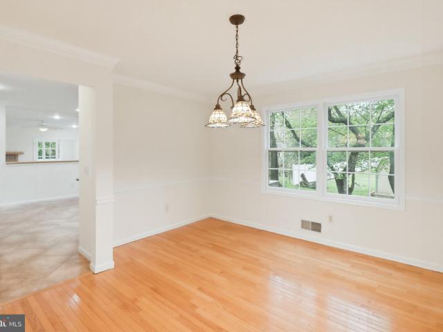 5 Mary Ct, Cranbury, NJ 08512 | MLS #NJME2071