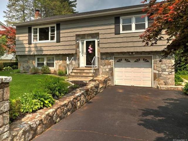 5 Michael St, Danbury, CT 06810