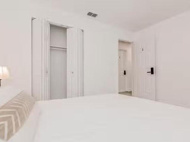 5 Minutes from Valencia College, 15 minutes to downtown Orland.