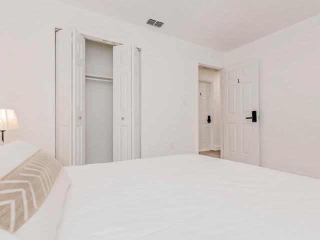 5 Minutes from Valencia College, 15 minutes to downtown Orlando