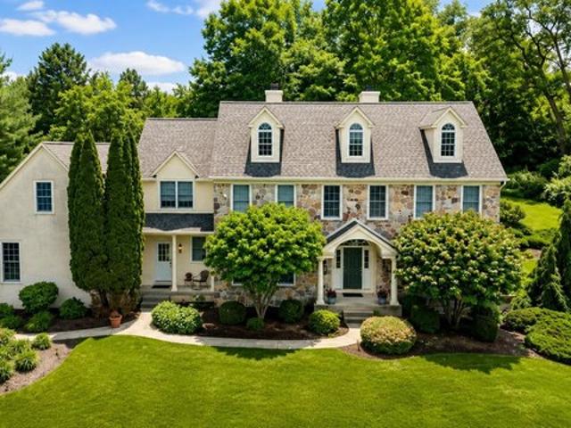 5 Misty Meadow Dr, West Chester, PA 19382