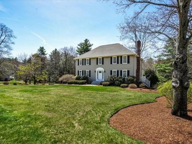 5 Nutfield Dr, Londonderry, NH 03053