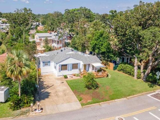 5 NW Syrcle Dr, Pensacola, FL 32507