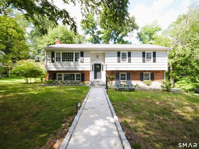 5 Nyselius Pl, Stamford, CT 06905