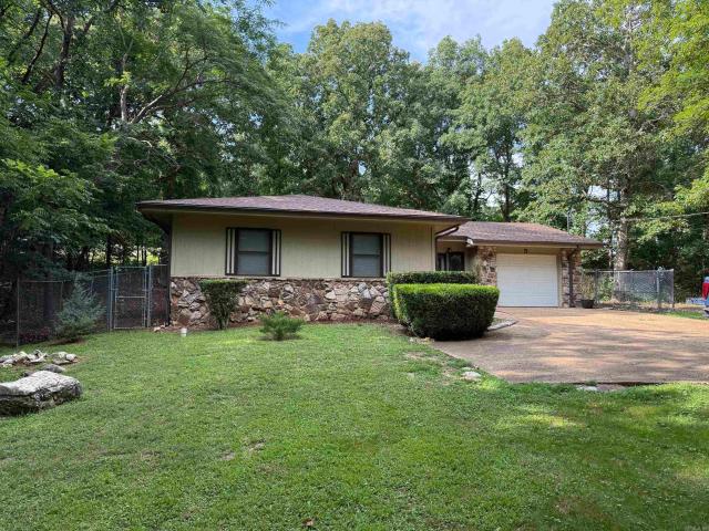 5 N Lakeshore Trace