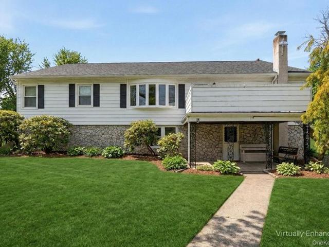 5 N Shenorock Dr, Yorktown Heights, NY 10598