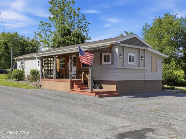 5 N Willow St, Freeburg, PA 17827