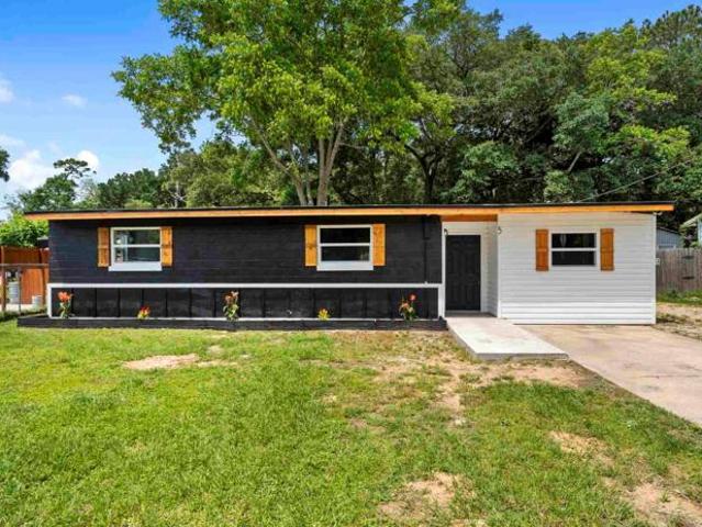 5 New York Dr, Pensacola, FL 32505