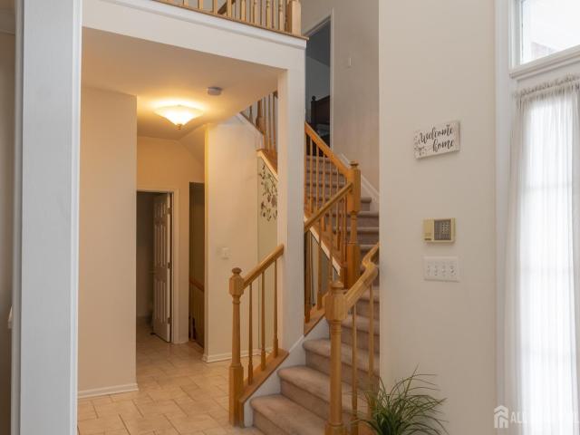 5 Newell Street
