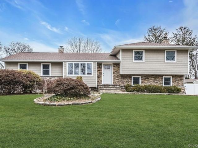 5 Nita St, East Northport, NY 11731