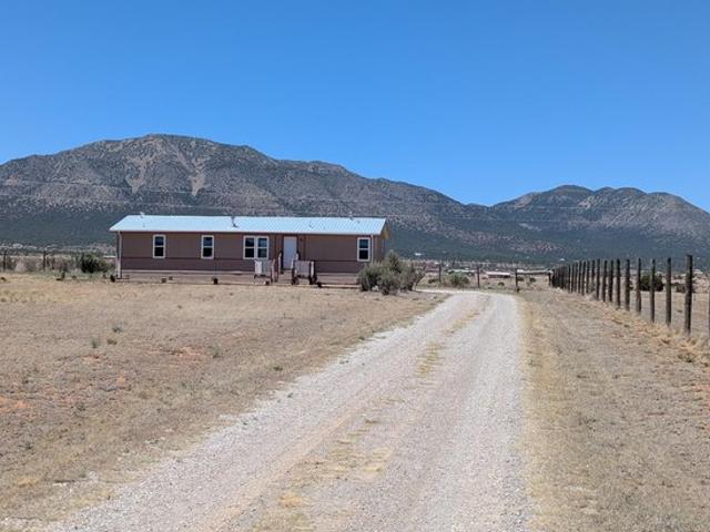5 Northland Rd, Edgewood, NM 87015