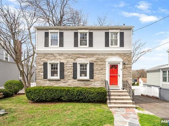 5 Northview Ter, Maplewood, NJ 07040