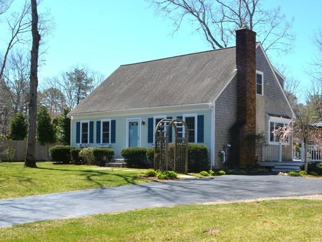 5 Nottingham Dr, East Sandwich, MA 02537
