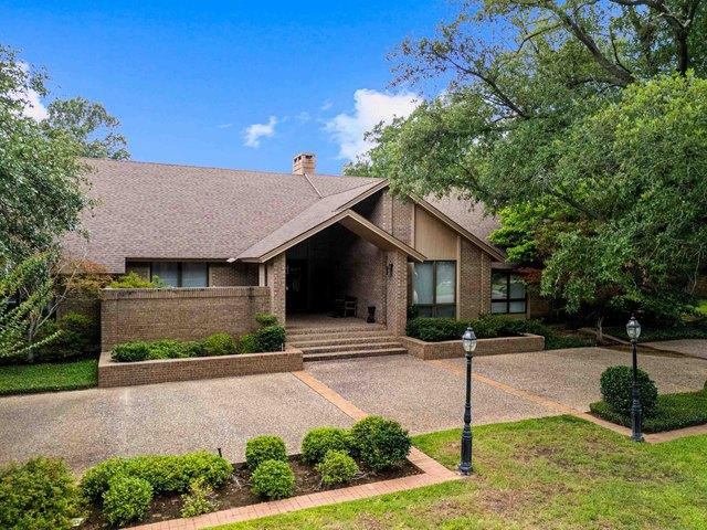 5 Oak Forest Dr, Longview, TX 75605
