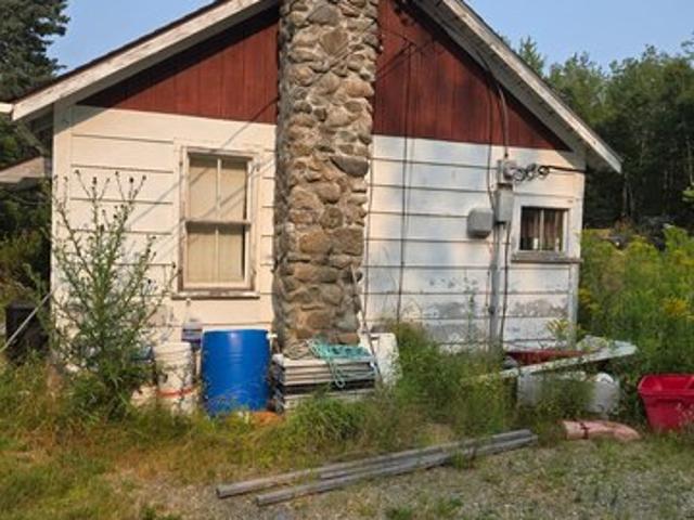 5 Oceanville Rd, Stonington, ME 04681