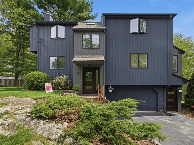 5 Aurora Drive