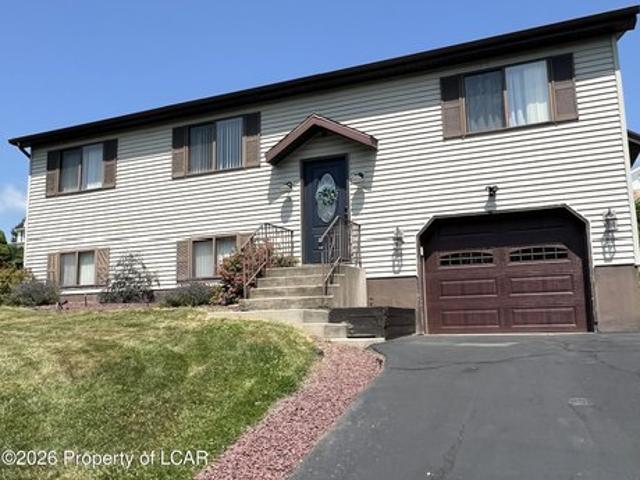 5 Abraham Ave, Hanover Township, PA 18706