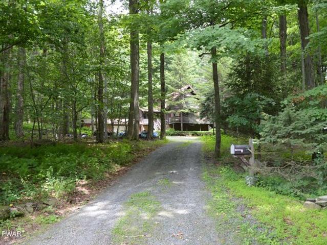 5 Akers Rd, Newfoundland, PA 18445