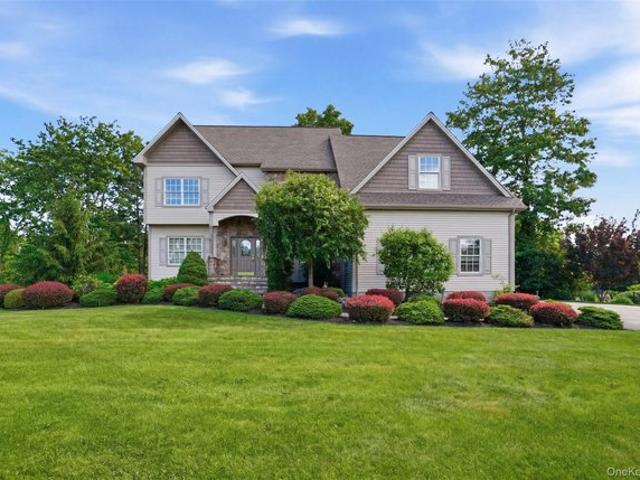 5 Albertanna Ct, Hopewell Junction, NY 12533