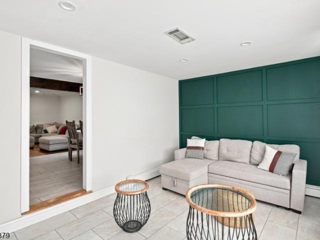 5 Anna Marie Ct