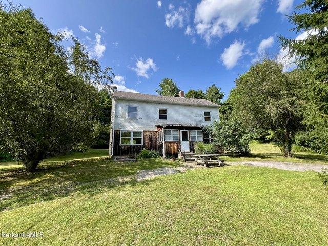 5 Apple St, Stockbridge, MA 01262
