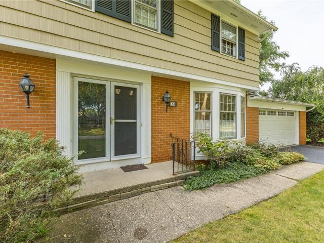 5 Buchanan Road