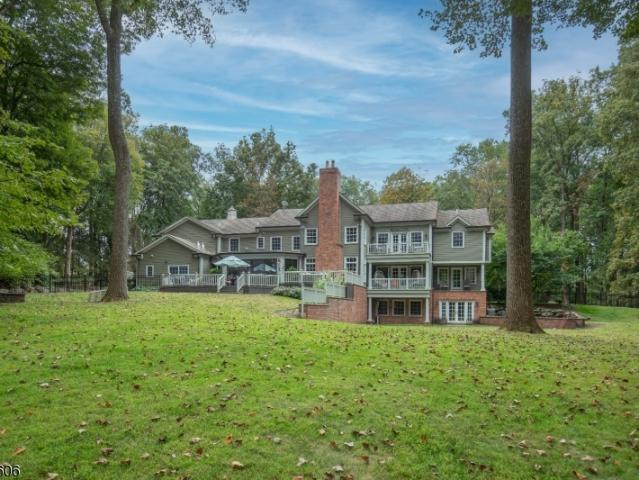 5 Burnett Rd