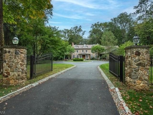 5 Burnett Rd, Mendham Township, NJ 07945