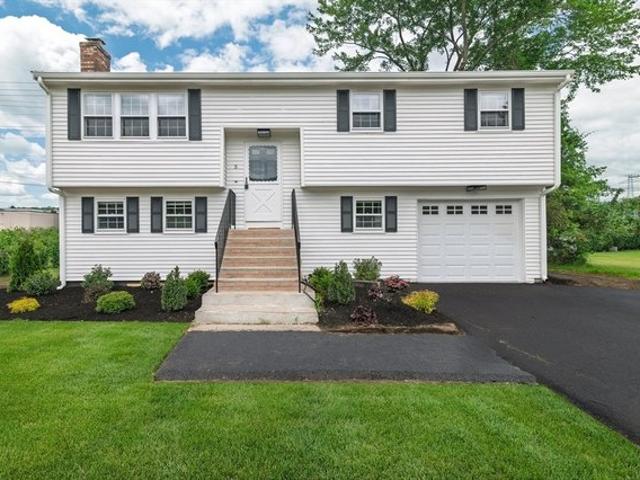 5 Burning Tree Ter, Natick, MA 01760