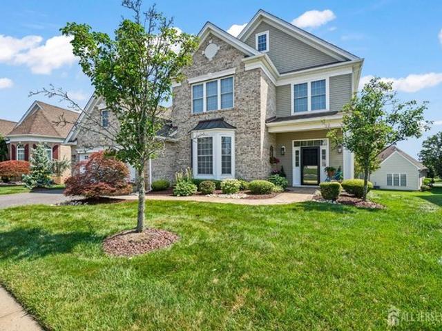 5 Ballybunion Dr, Monroe, NJ 08831