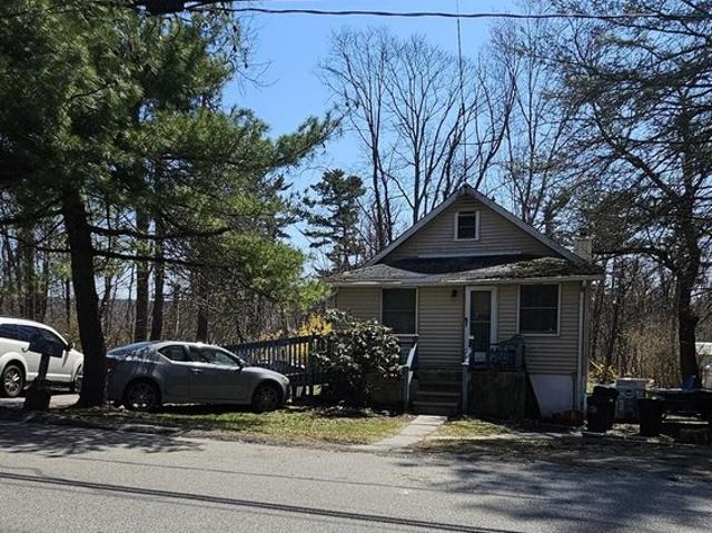 5 Banker Rd, West Milford, NJ 07421