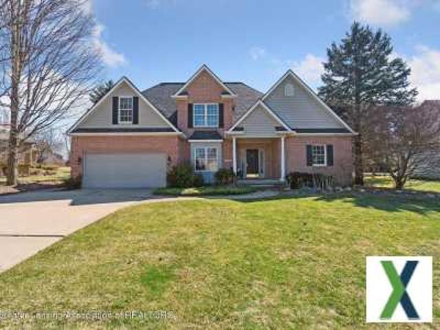 5 bd, 3 ba, 2294 sqft Home for sale Holt, Michigan
