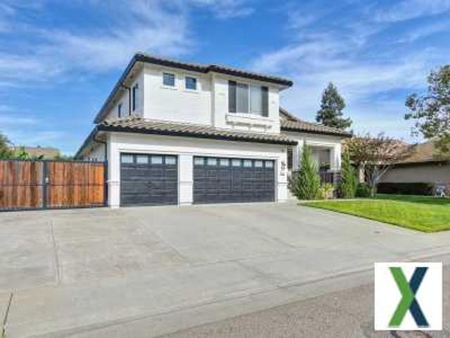 5 bd, 3 ba, 2428 sqft Home for sale Galt, California