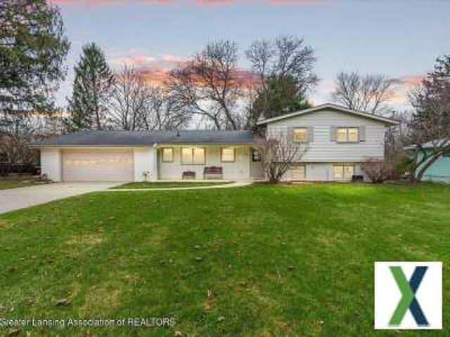 5 bd, 3 ba, 2821 sqft Home for sale Okemos, Michigan
