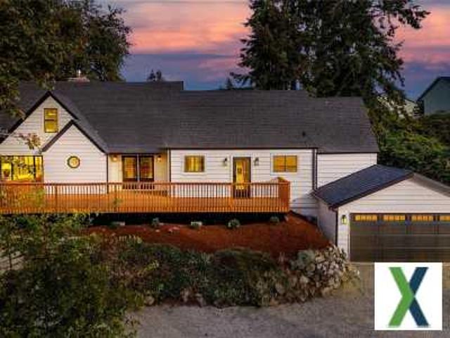 5 bd, 3 ba, 3734 sqft House for sale University Place, Washington