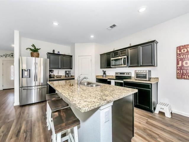 5 bed/3 bath Modern Home in North Fort Worth