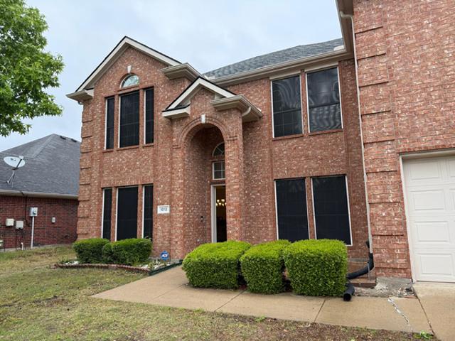5 Bed, 4 Bath with Study, Loft, Smart Upgrades & Appliances in Sought After Plano Neighborhood Description: Rare opportunity! This spacious 5 bedroom, 4 full bath home with a study, loft, and multiple living areas is located in one of Plano's mos.