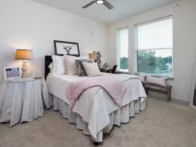 5 Bed 5 Bath E2