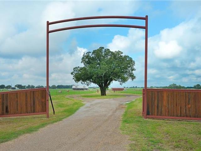 5 Bed 5 Bath House 1130 LAZY BEND RD for sale in Millsap, Texas