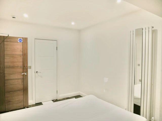 5 Bed / 6 Bath
