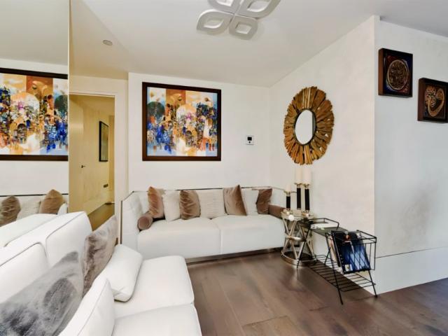 5 Bed 6 Bath, Flat 177, 4