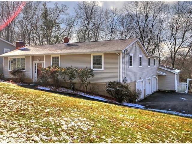 5 Bed 3 Bath House 21 MINUTEMAN DR for sale in Milford, Connecticut
