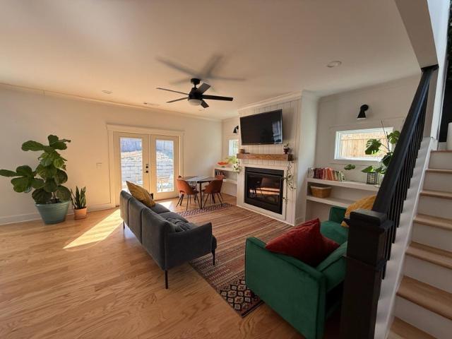 5 Bed 3 Bath Ladd St Home